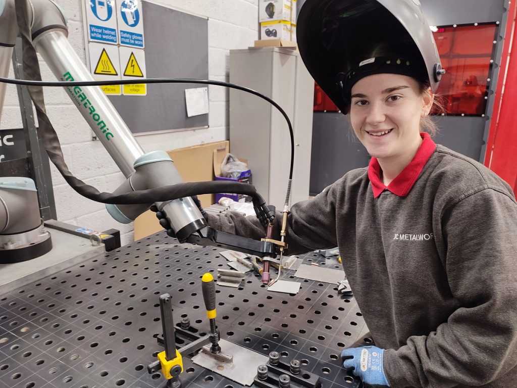 Why are apprenticeships beneficial to students? | JC Metalworks