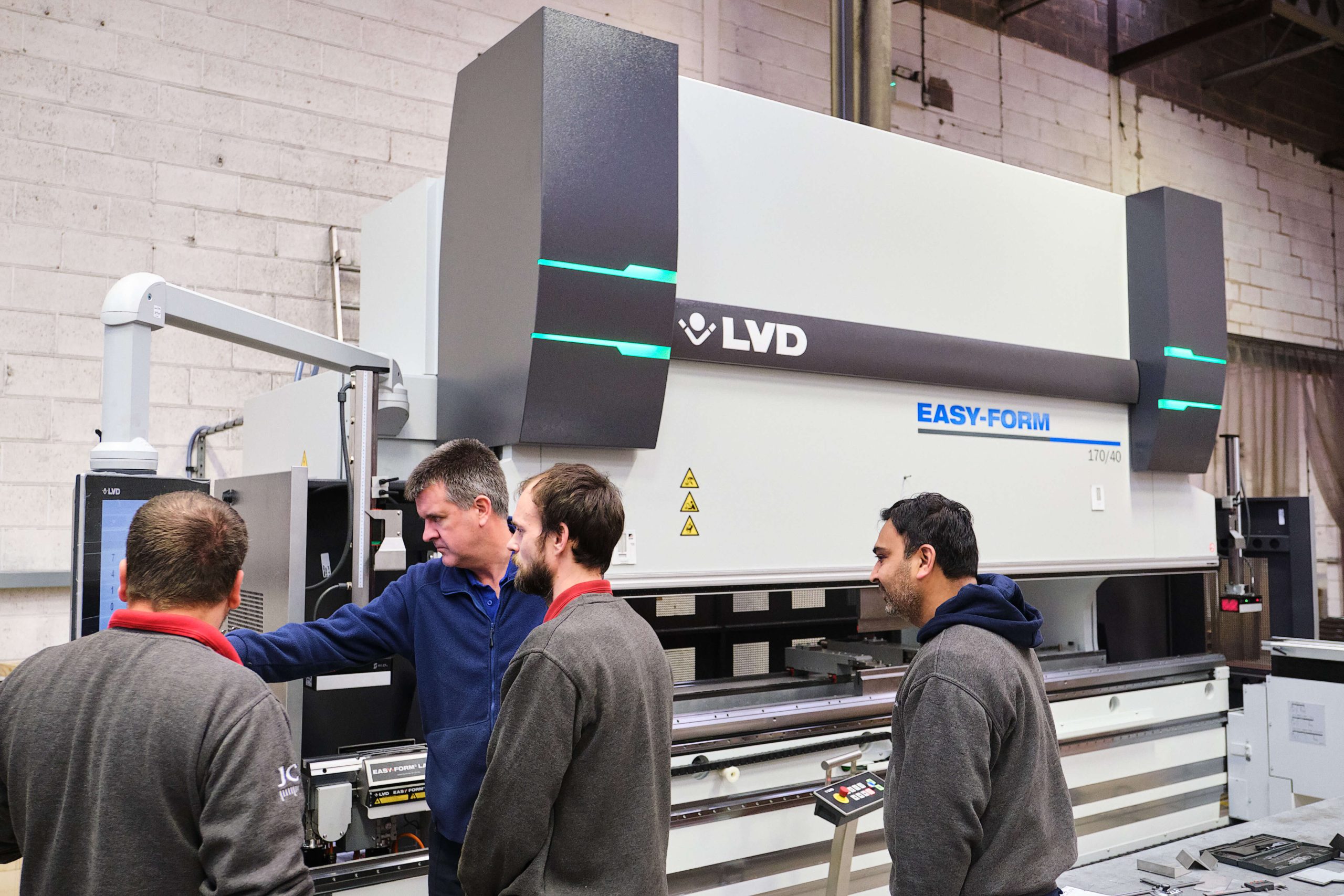 4 Metre Sheet Metal Forming | LVD Pressbrake
